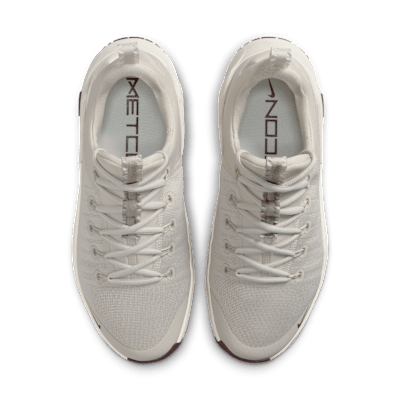 W) ナイキ フリー メトコン 6 SE ライトベージュ/バーガンディ