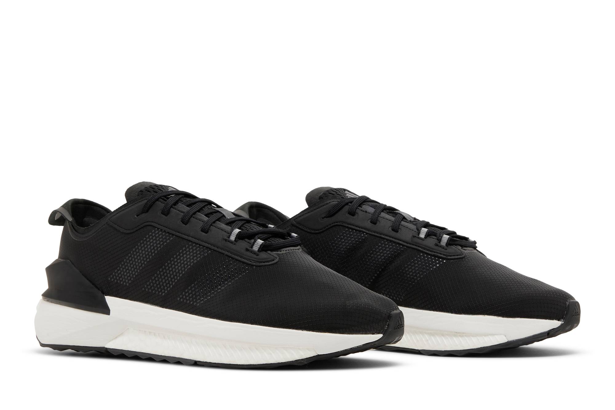 購買 愛迪達 Avryn '黑白' HP5968 - Novelship